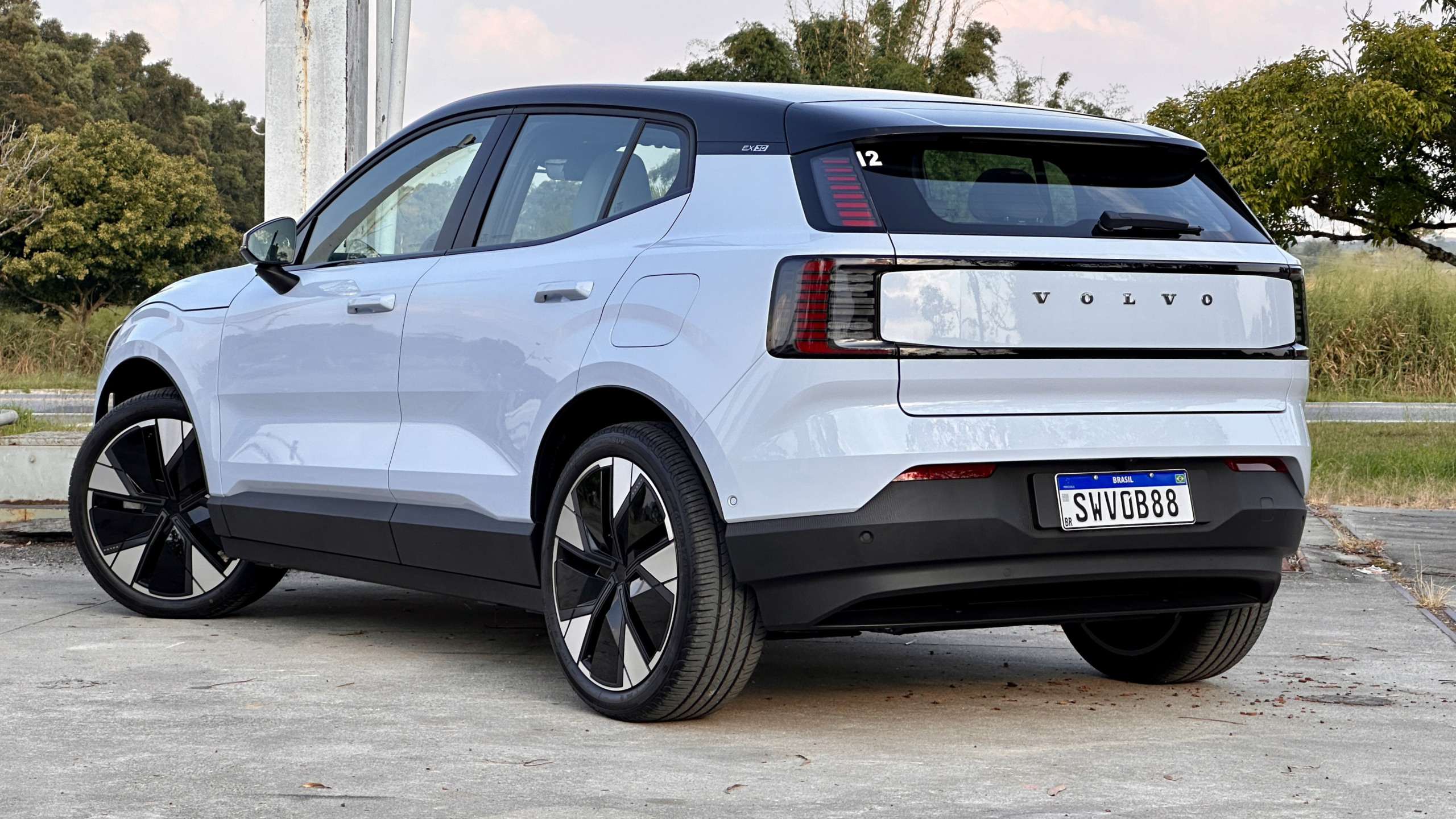 Volvo EX30-15 - Auto+ TV