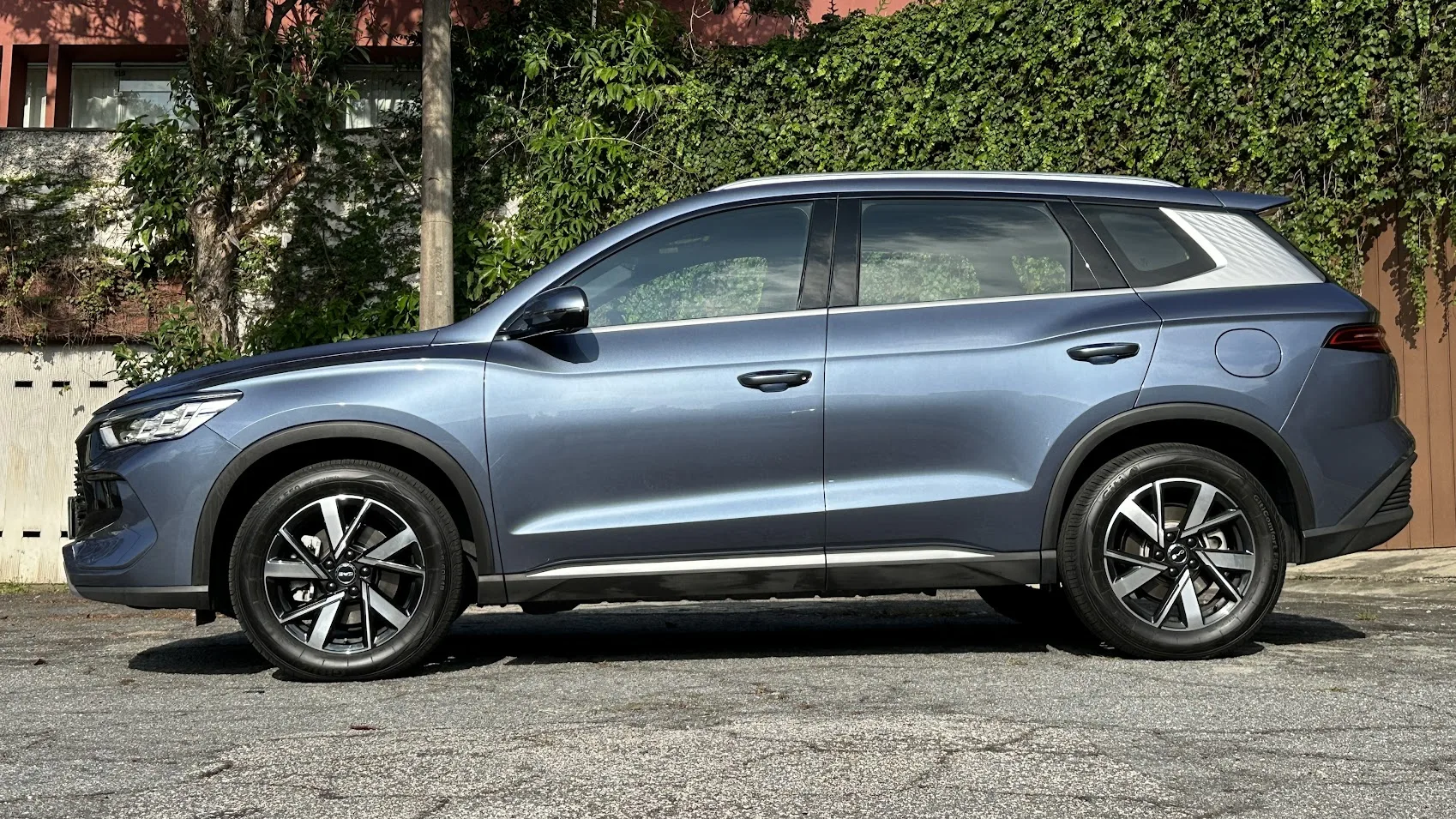 BYD Song Pro DM-i combina o melhor de dois mundos, mas ainda falta ...